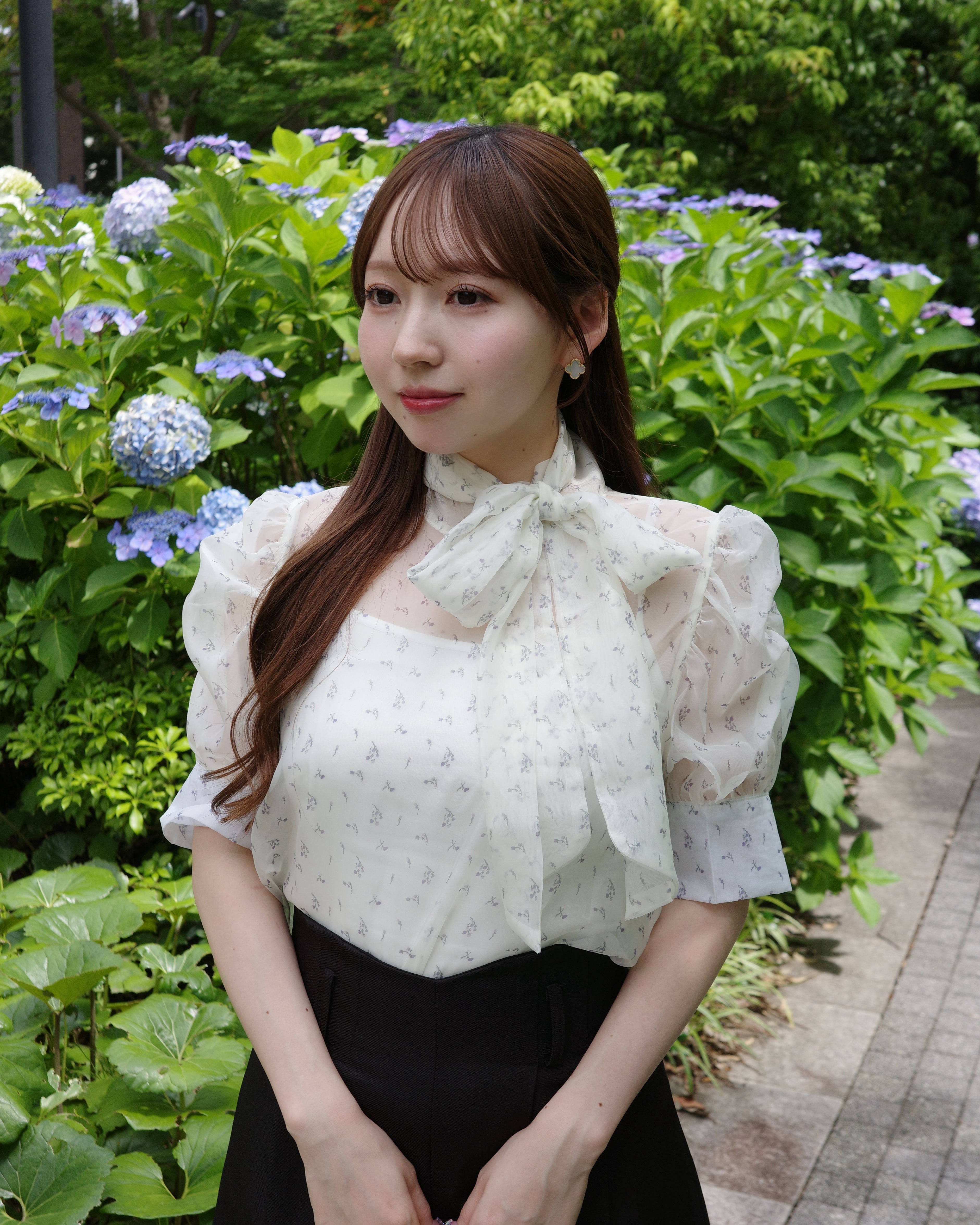 【6.18(Thu.)21:00up date】 ショルダーギャザーリボンブラウス – Maison de Lyla